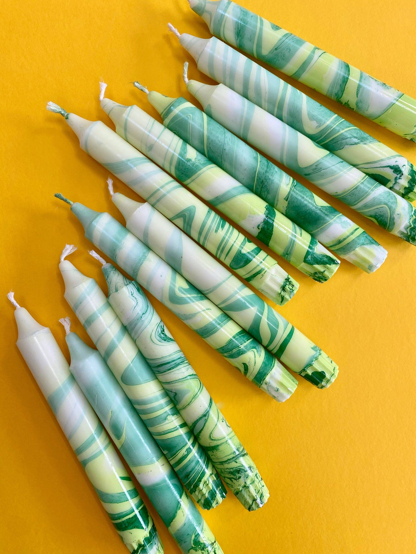 Green Leaves Marbled Dip Dyed Candles – Sugartown Mercantile